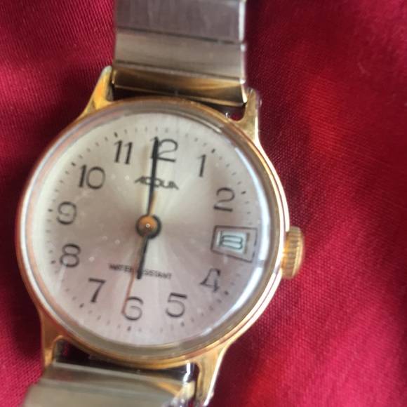 Jewelry | Easy To Read Wrist Watch With Date | Poshmark